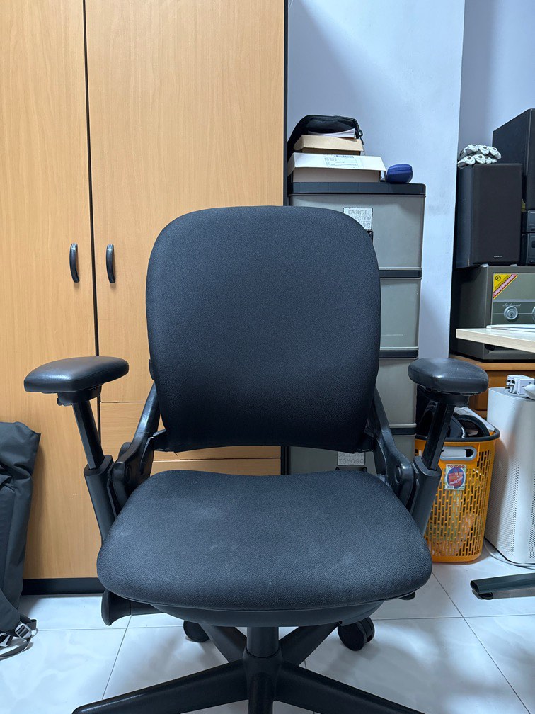 Steelcase Leap V2 (Black), Furniture & Home Living, Furniture, Chairs ...