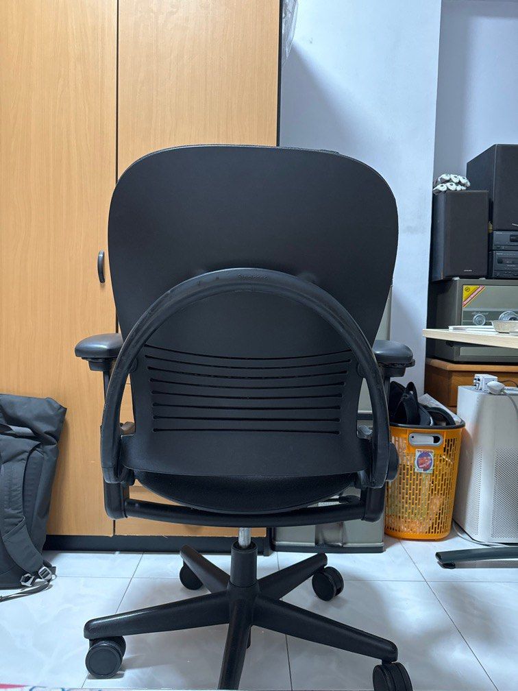Steelcase Leap V2 (Black), Furniture & Home Living, Furniture, Chairs ...