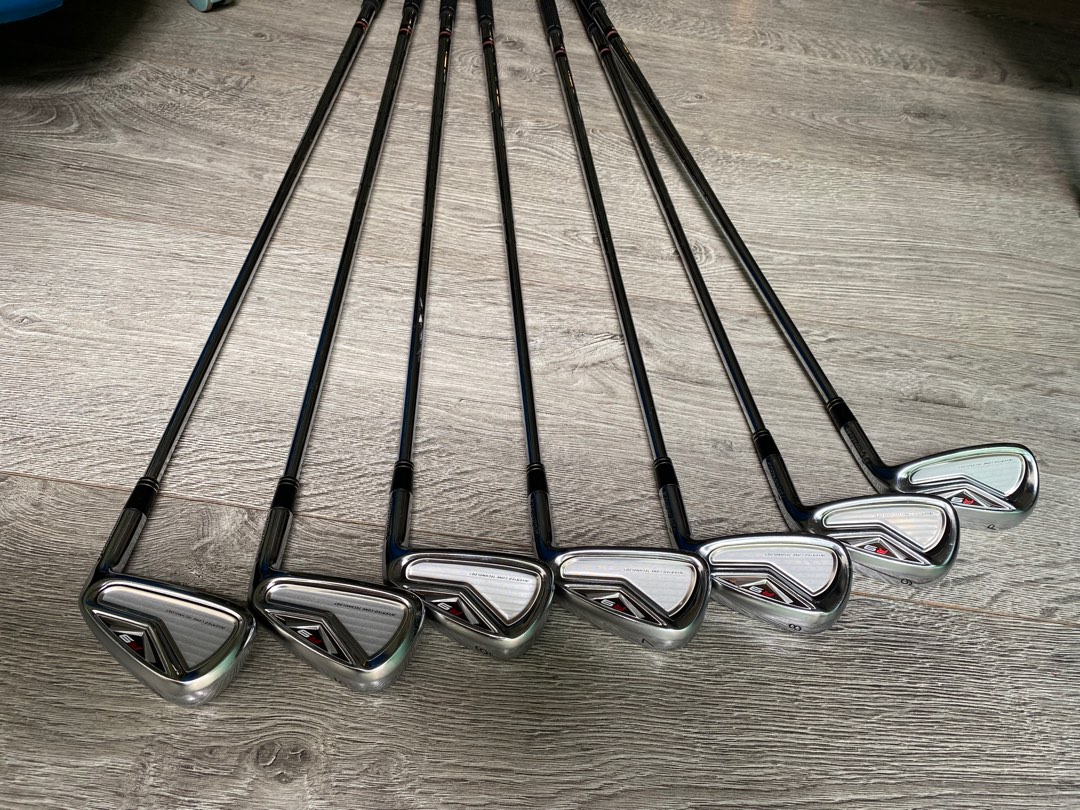 Taylormade irons R9, Sports Equipment, Sports & Games, Golf on Carousell