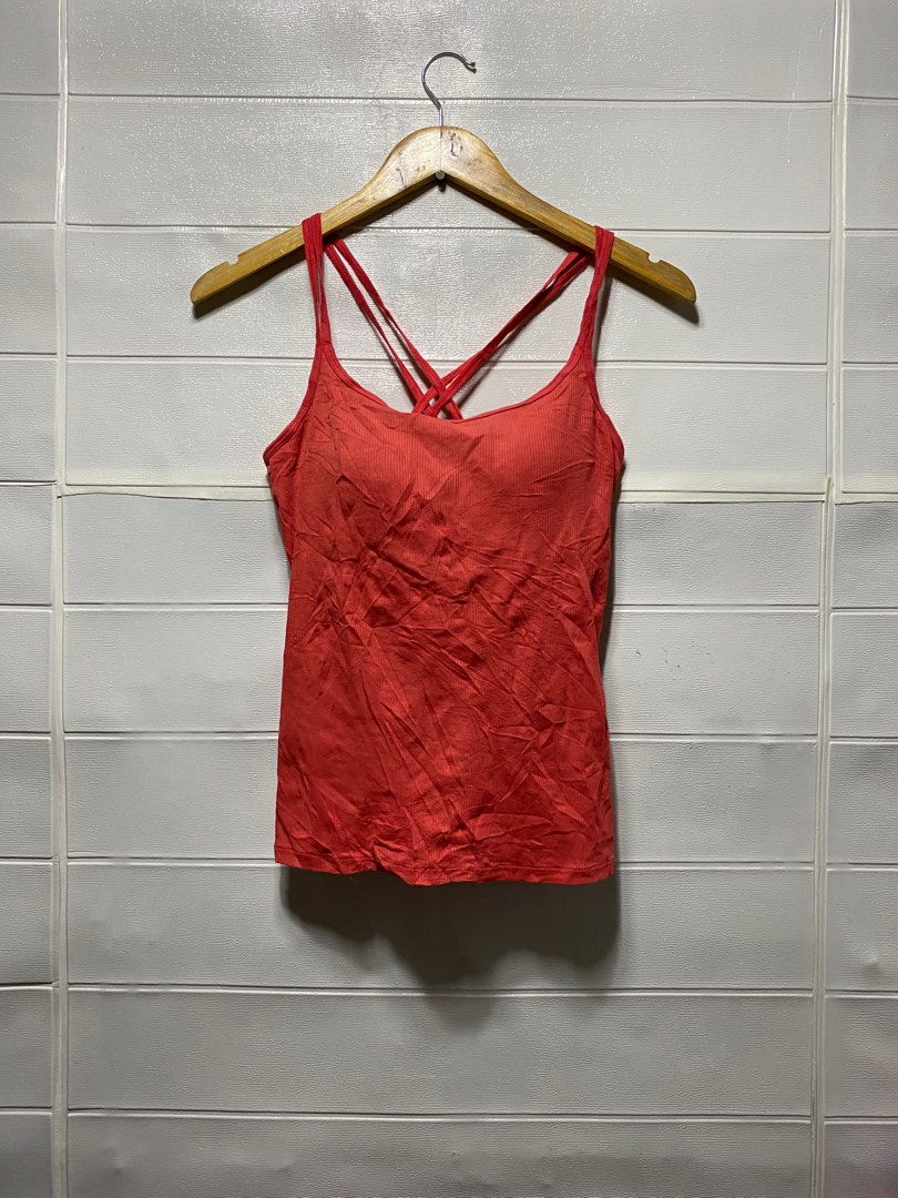 Uniqlo padded top, Women's Fashion, Tops, Sleeveless on Carousell