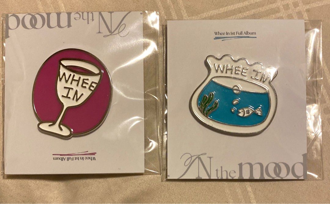 Wheein [In The Mood] Official Badge Set, Hobbies & Toys, Memorabilia ...