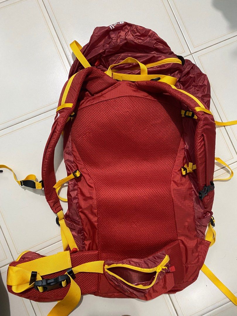 30 L Versalite pack 30, Men's Fashion, Bags, Backpacks on Carousell