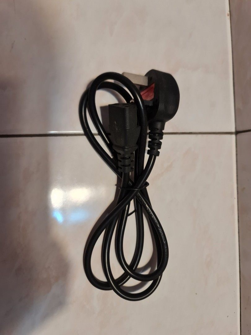3 pin Plug for computer desktop, Computers & Tech, Parts & Accessories ...
