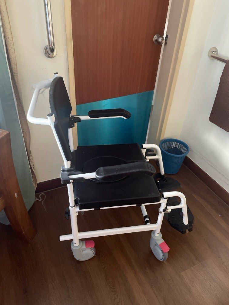 Adult commode chair with wheels, Health & Nutrition, Assistive ...