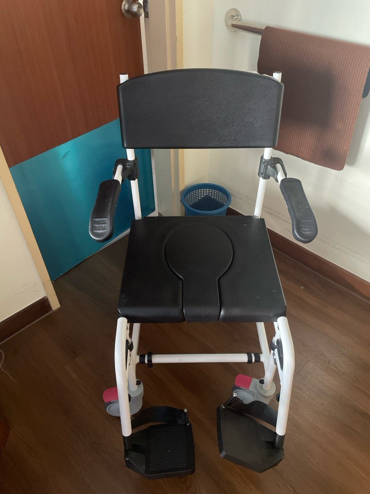Adult commode chair with wheels, Health & Nutrition, Assistive ...