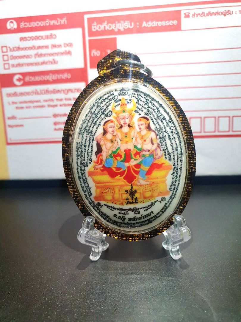 [For sharing only! Rare locket with fierce materials at the back! Ajahn ...