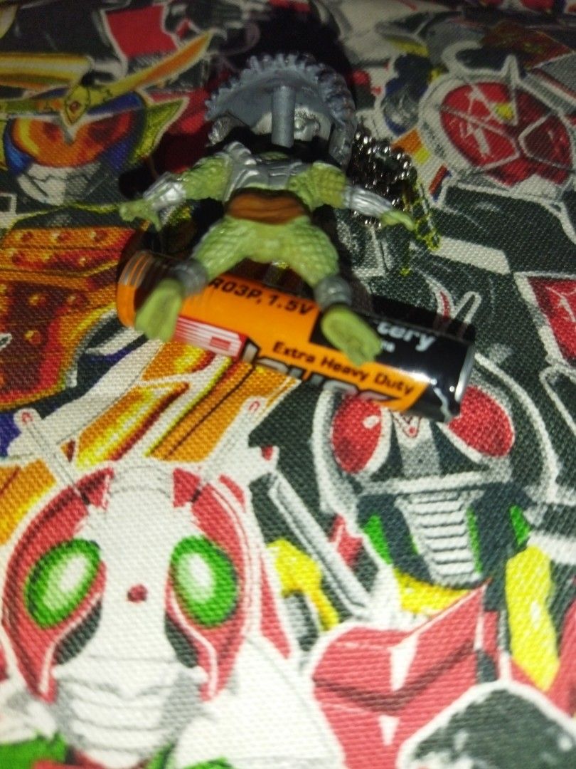 Alien vs Predator Keychain Figure, Hobbies & Toys, Collectibles ...