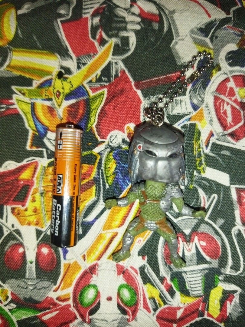 Alien vs Predator Keychain Figure, Hobbies & Toys, Collectibles ...