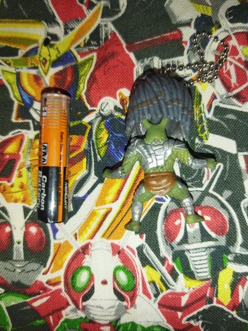 Alien vs Predator Keychain Figure, Hobbies & Toys, Collectibles ...