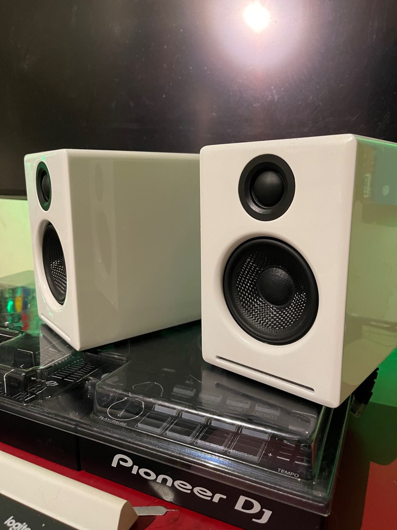 Audioengine 2+ Wireless - White Bluetooth/Aux/Monitor Speakers, 音響器材 ...