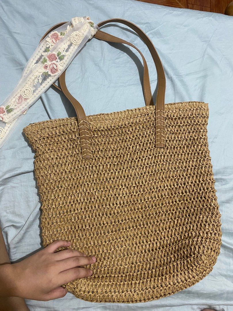 Beach Straw Tote Bag, Women's Fashion, Bags & Wallets, Beach Bags on ...