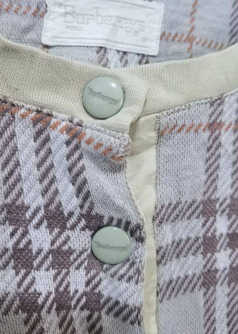 Burberry vintage haft bottoms, Luxury, Apparel on Carousell