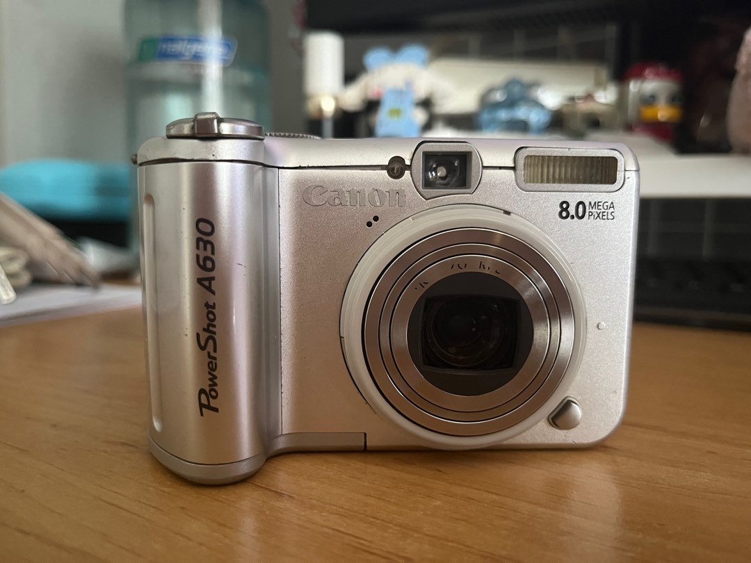 Canon Powershot A640 Duo flip screen, Photography, Cameras on Carousell