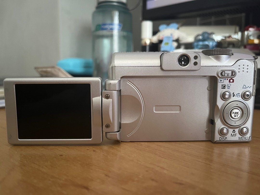 Canon Powershot A640 Duo flip screen, Photography, Cameras on Carousell