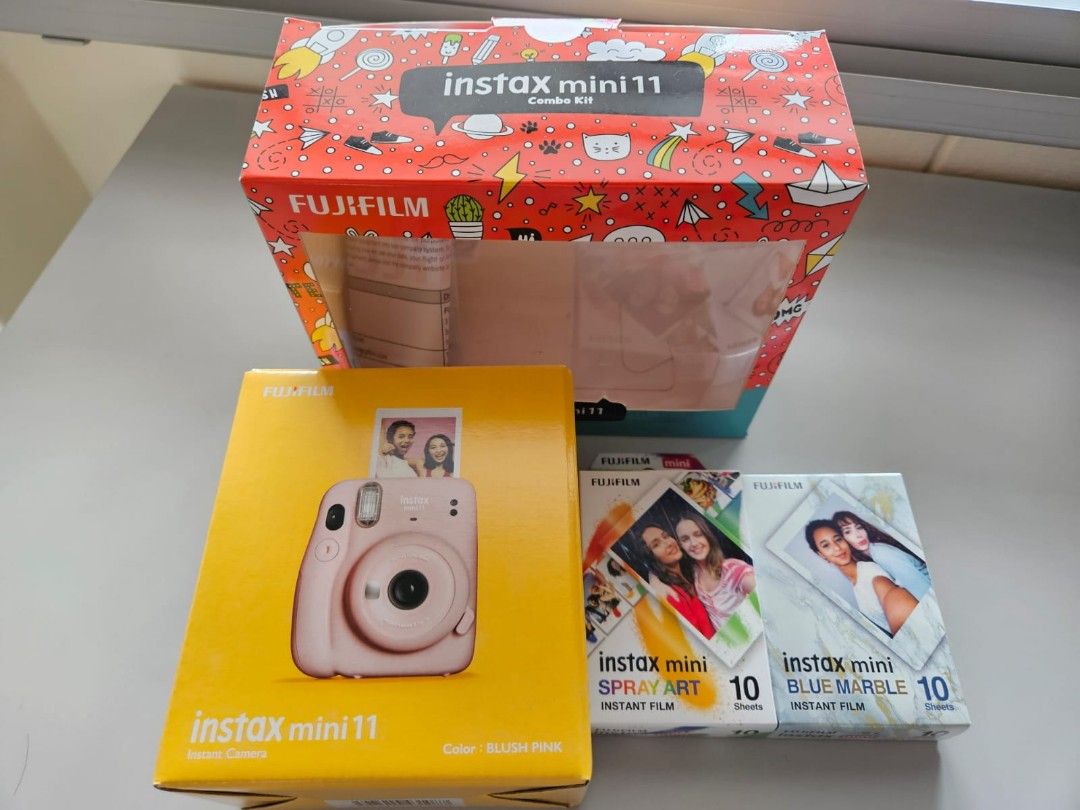 Fujifilm Instax Mini 11 Combo Kit, Photography, Cameras on Carousell