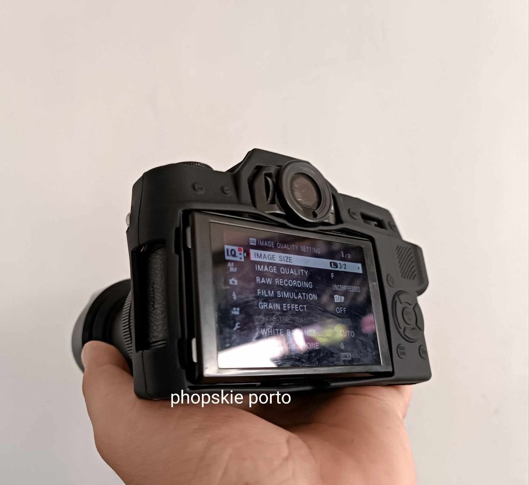 Fujifilm mirrorless camera XT20 with kit lens 24mp touch screen 4K ...