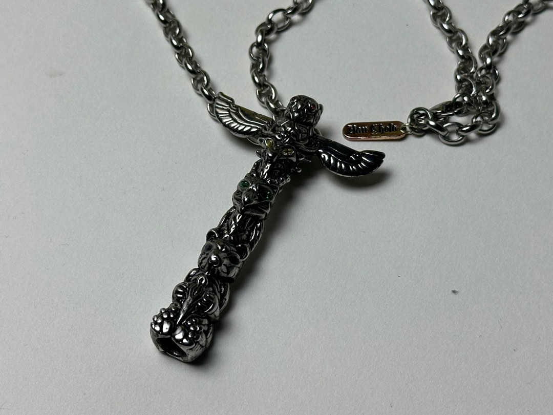 Han Cholo Peace Pipe Pendant Necklace, 名牌, 飾物及配件 - Carousell