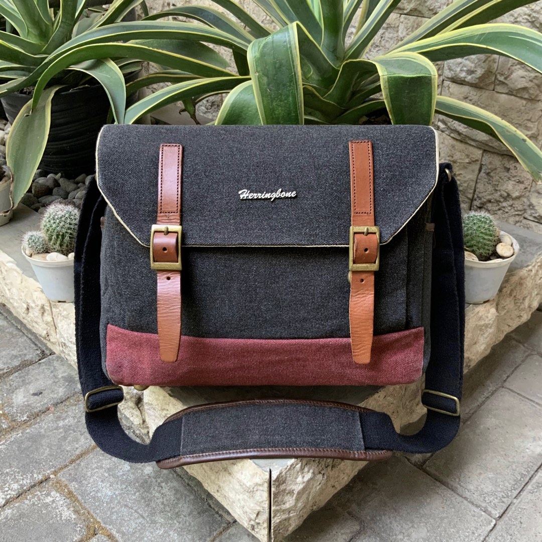 HERRINGBONE POSTMAN MEDIUM CAMERA SHOULDER BAG BLACK X BILLINGHAM, Fotografi di Carousell