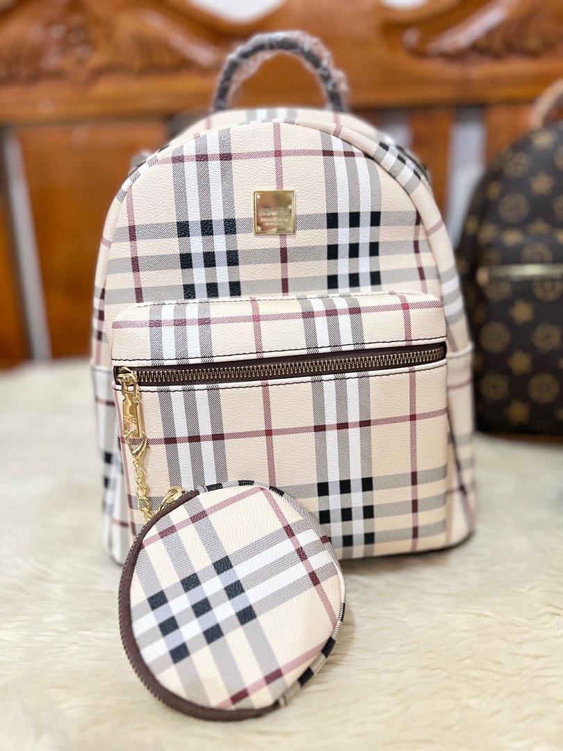 HowRU, Women's Fashion, Bags & Wallets, Backpacks on Carousell