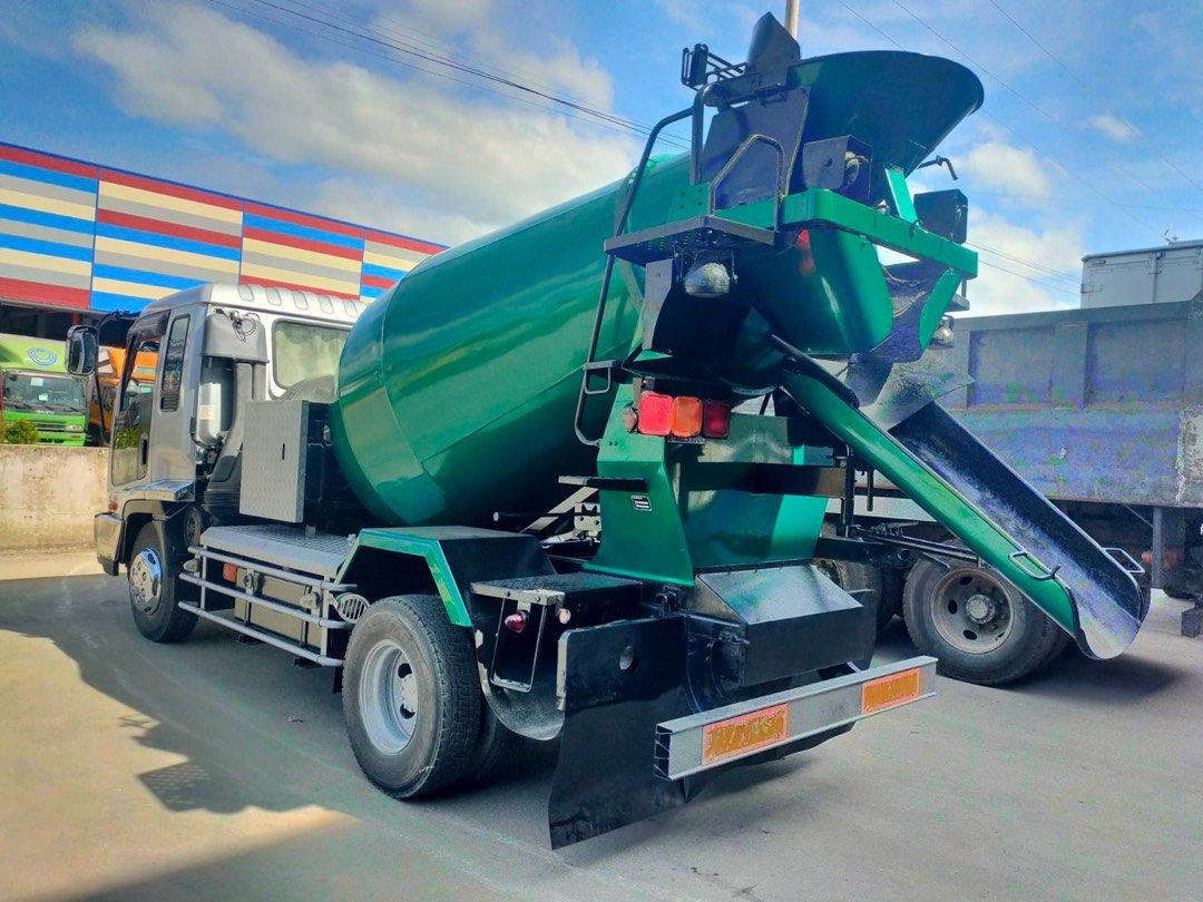 Isuzu Giga Forward mixer, Special Vehicles, Heavy Vehicles on Carousell