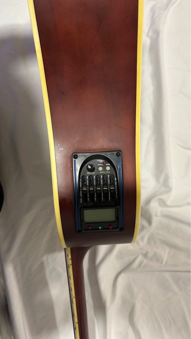 Junner Acoustic Guitar DM05C, Hobbies & Toys, Music & Media, Musical ...