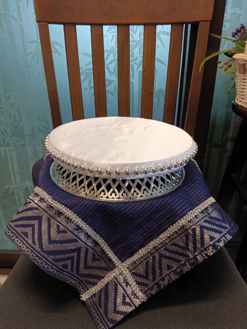 SEWA Alas / Lapik Songket Dulang Hantaran, Hobbies & Toys, Stationery ...
