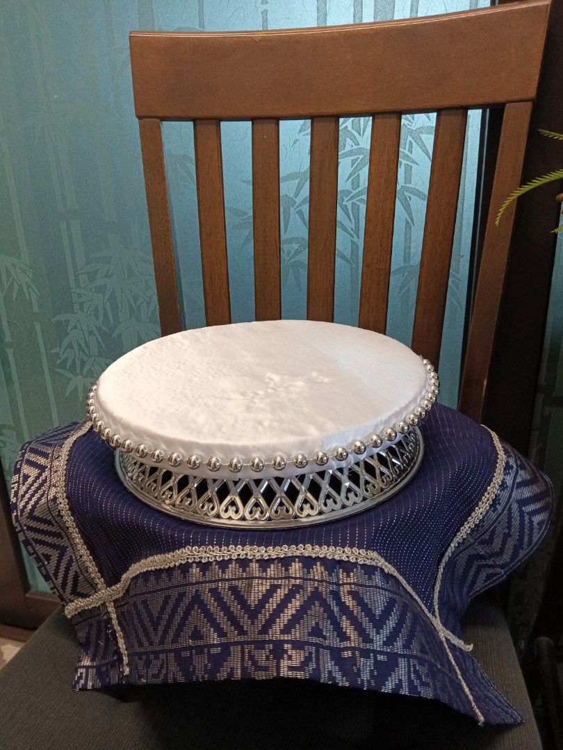 SEWA Alas / Lapik Songket Dulang Hantaran, Hobbies & Toys, Stationery ...