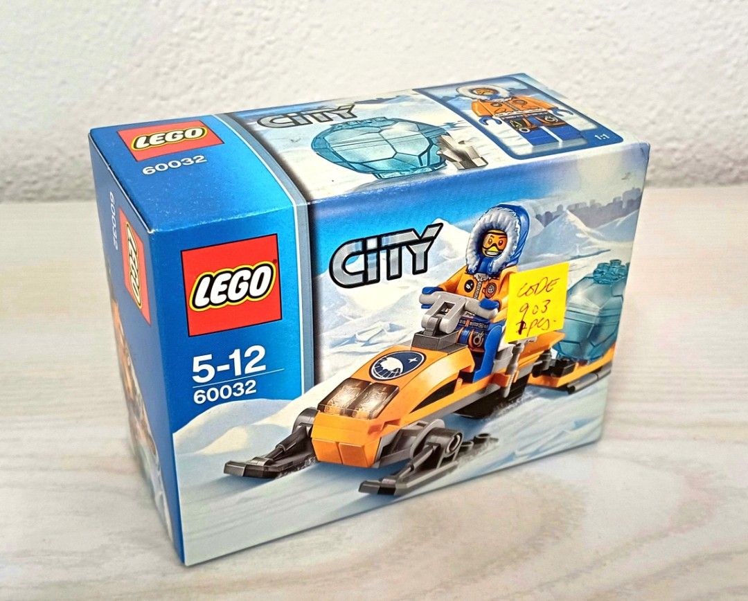 Lego City 60032 Eskimo Man and Automobile, Hobbies & Toys, Toys & Games ...