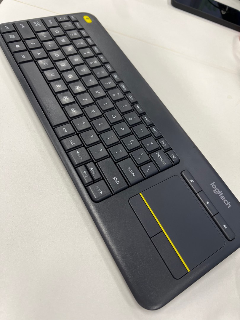 Logitech Wireless Keyboard K400 Computers And Tech Parts And Accessories Computer Keyboard On