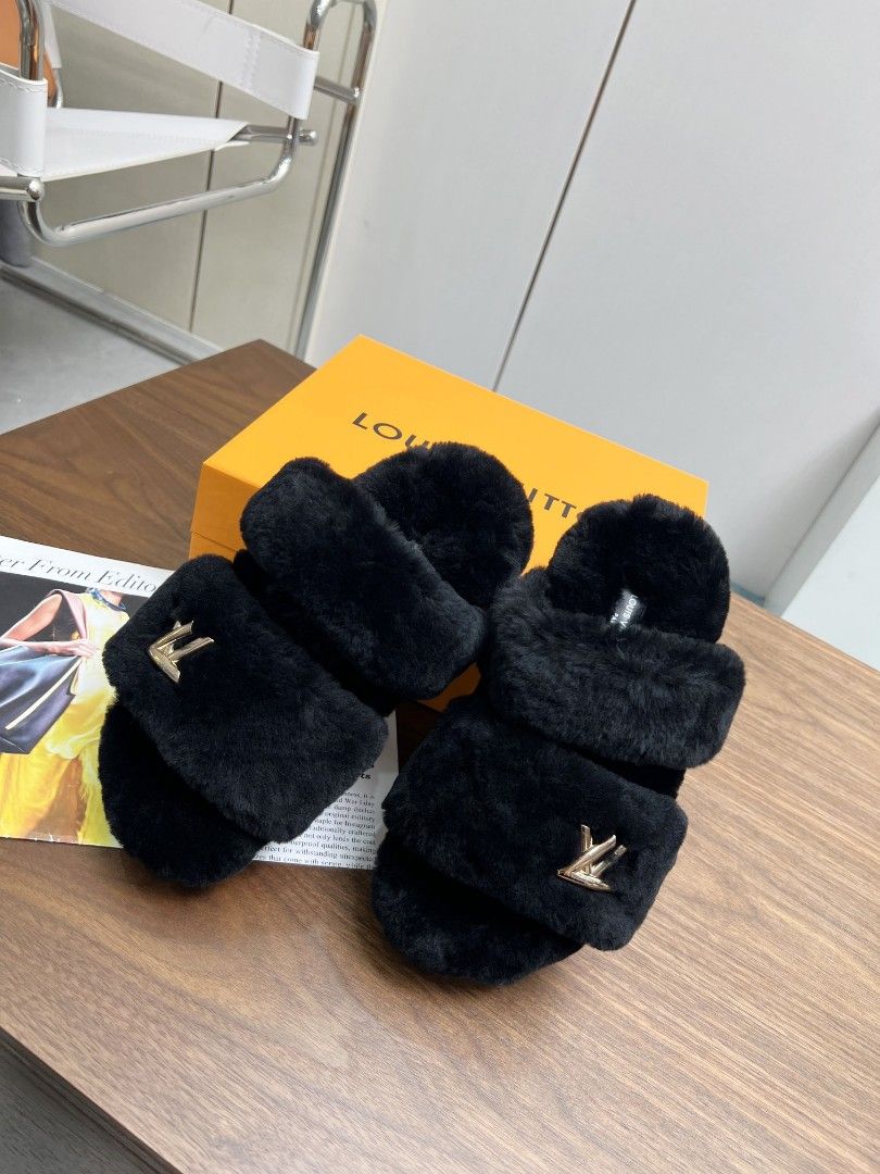 LV Louis Vuitton Furry Slides (Black & Pink), Women's Fashion, Footwear ...