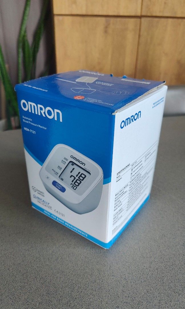 Omron Blood Pressure Monitor, Health & Nutrition, Health Monitors & Weighing Scales on Carousell