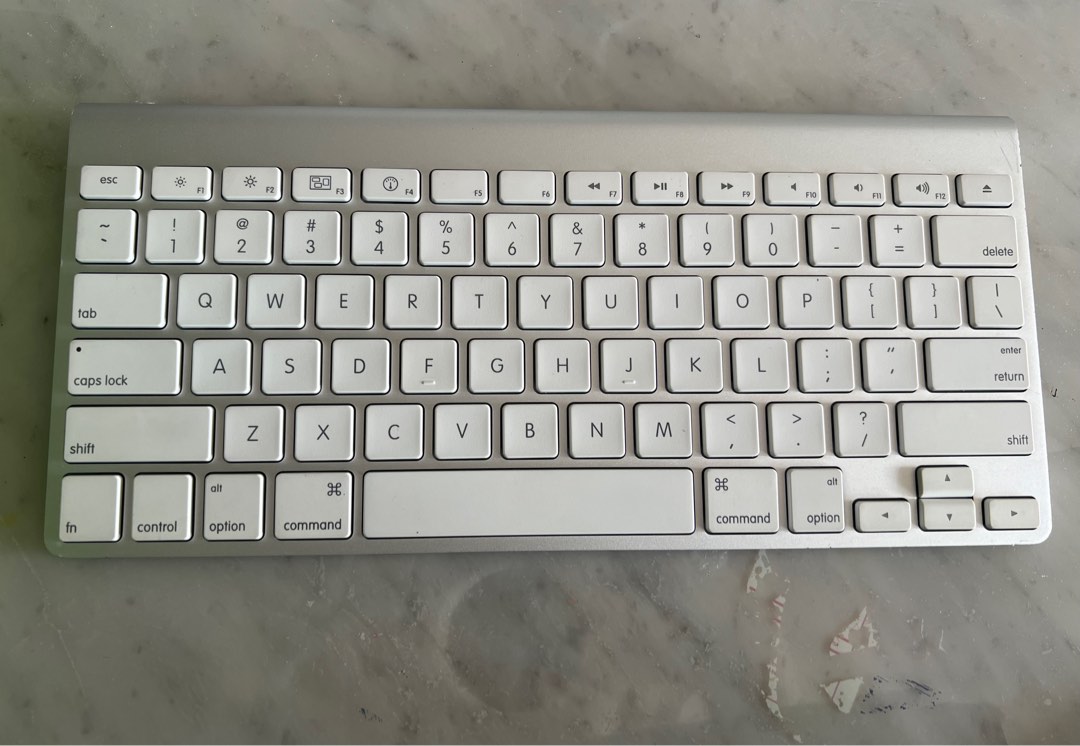 Original Apple Wireless Keyboard Model A1314 Computers And Tech Parts And Accessories Computer