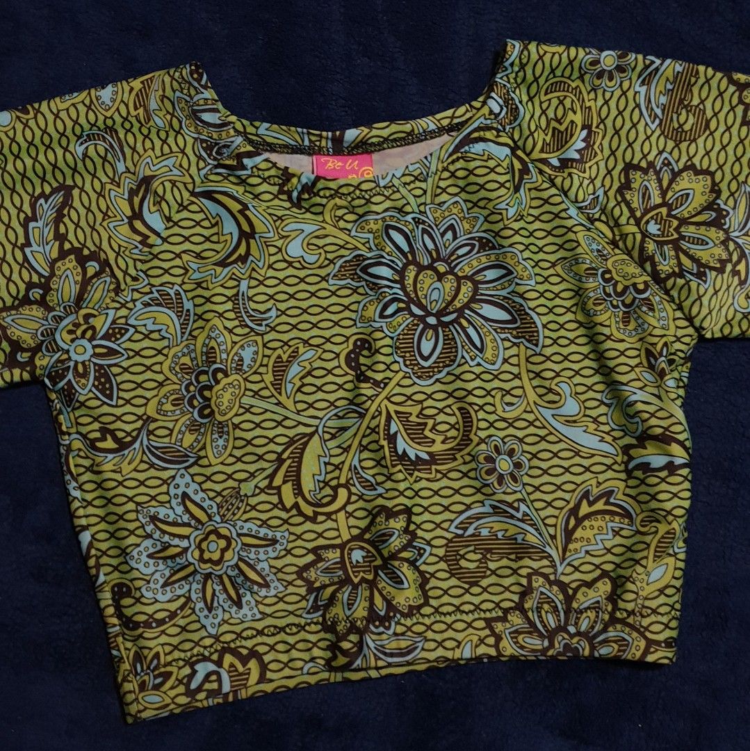 Printed Cropped Rash Guard by BE U, Women's Fashion, Swimwear, Rash ...