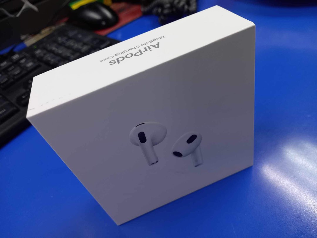 SEALED AIRPODS PRO, Audio, Headphones & Headsets on Carousell
