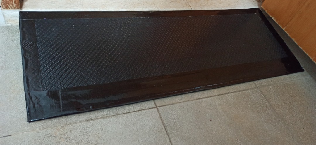 Slope Ramp for wheelchair/trolley rolling over kerb, Health & Nutrition ...