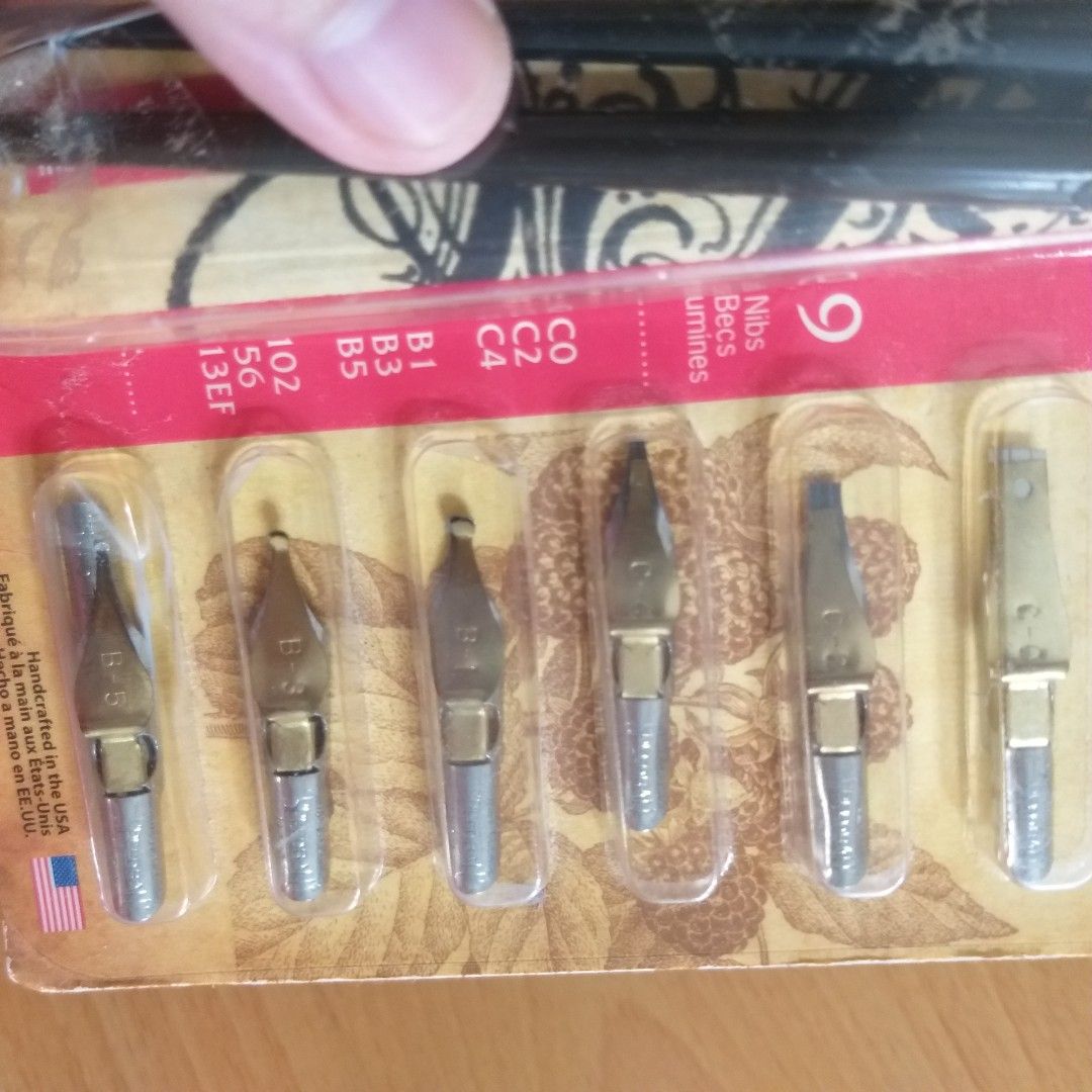 Speedball Textbook and Calligraphy Set [SOLD AS SET ONLY], Hobbies ...