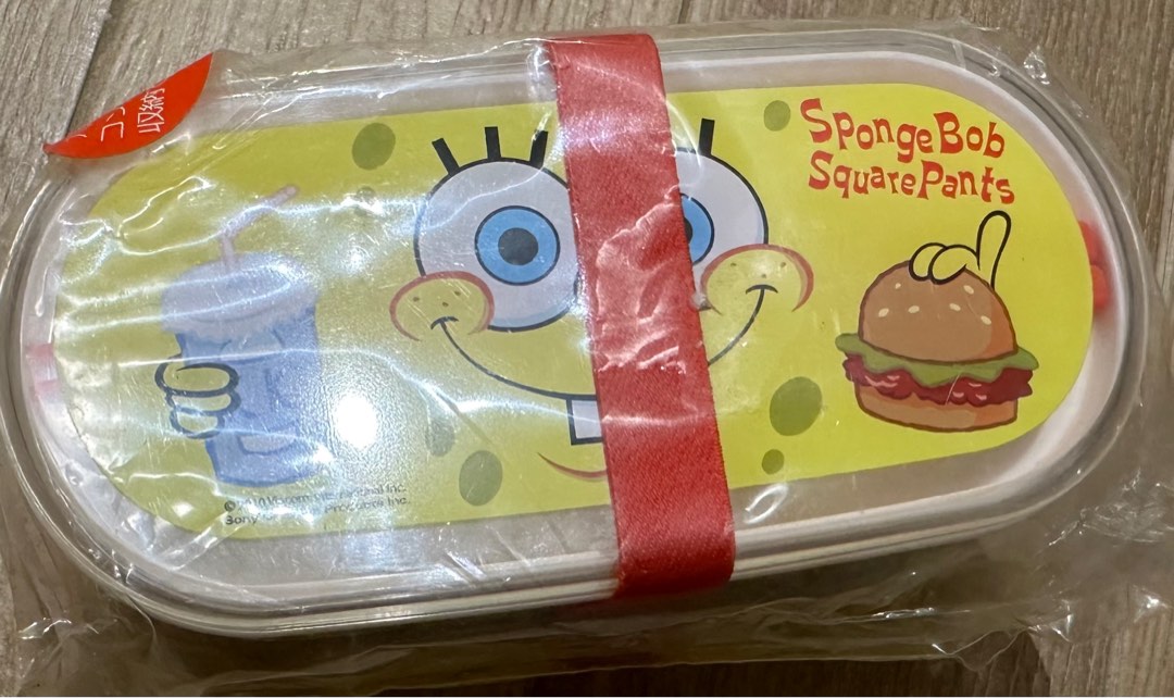 SpongeBob food container 兩層食物盒, 傢俬＆家居, 廚具和餐具, 其他廚具和餐具 - Carousell