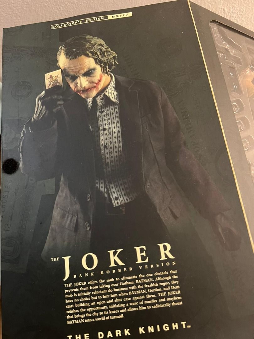 The Joker (Bank Robber Version 1.0) Sixth Scale Figurine by Hot Toys ...