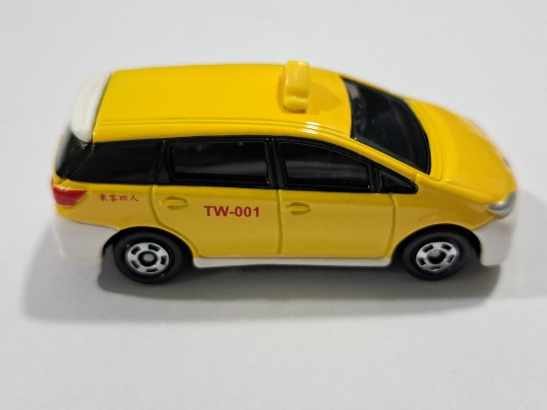 Tomy Tomica Taiwan Taxi Toyota Wish, 興趣及遊戲, 玩具 & 遊戲類 - Carousell