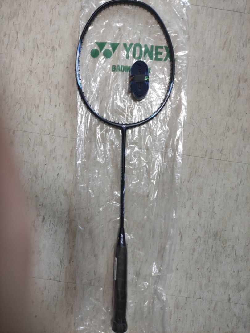 Yonex Astrox Lite 27i Badminton racket New Year offer, Sports Equipment ...