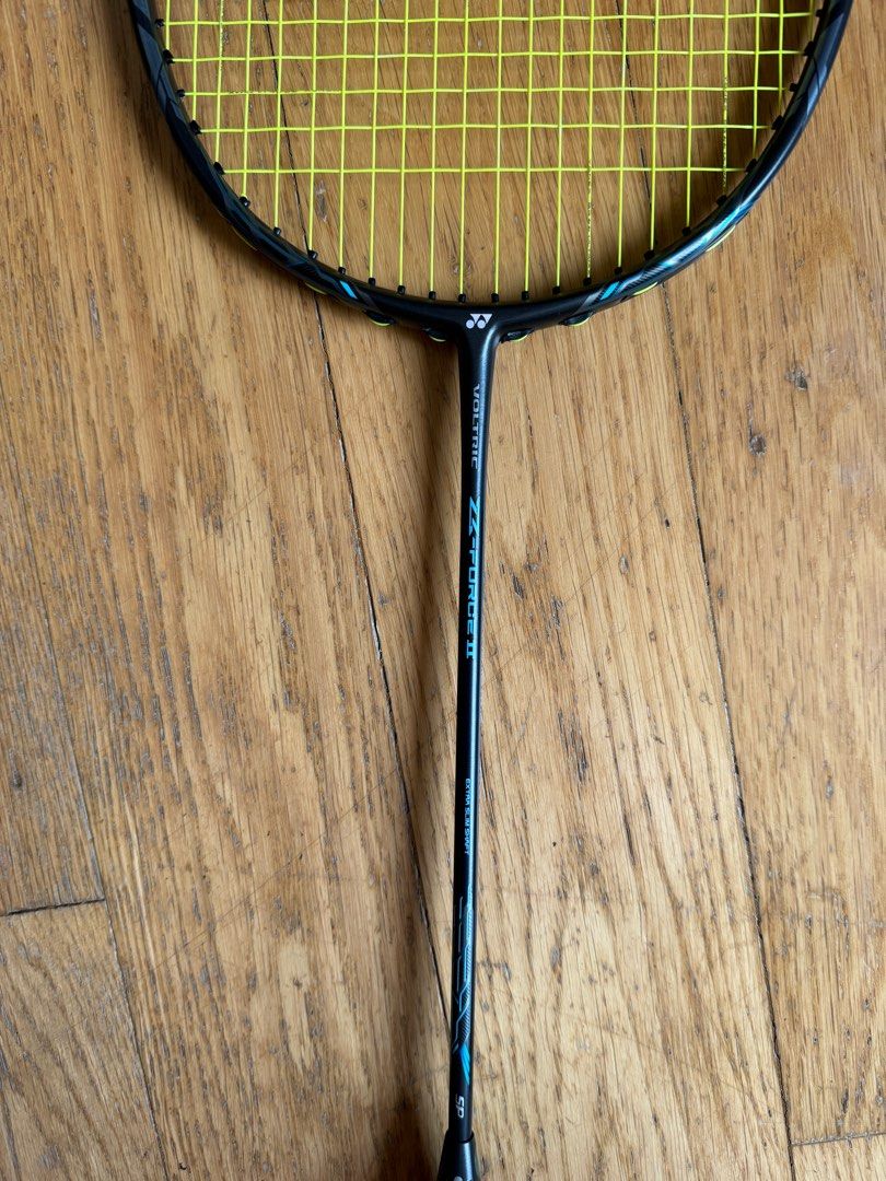 Yonex Badminton Racket Voltric Z Force 2 authentic and no scratches ...