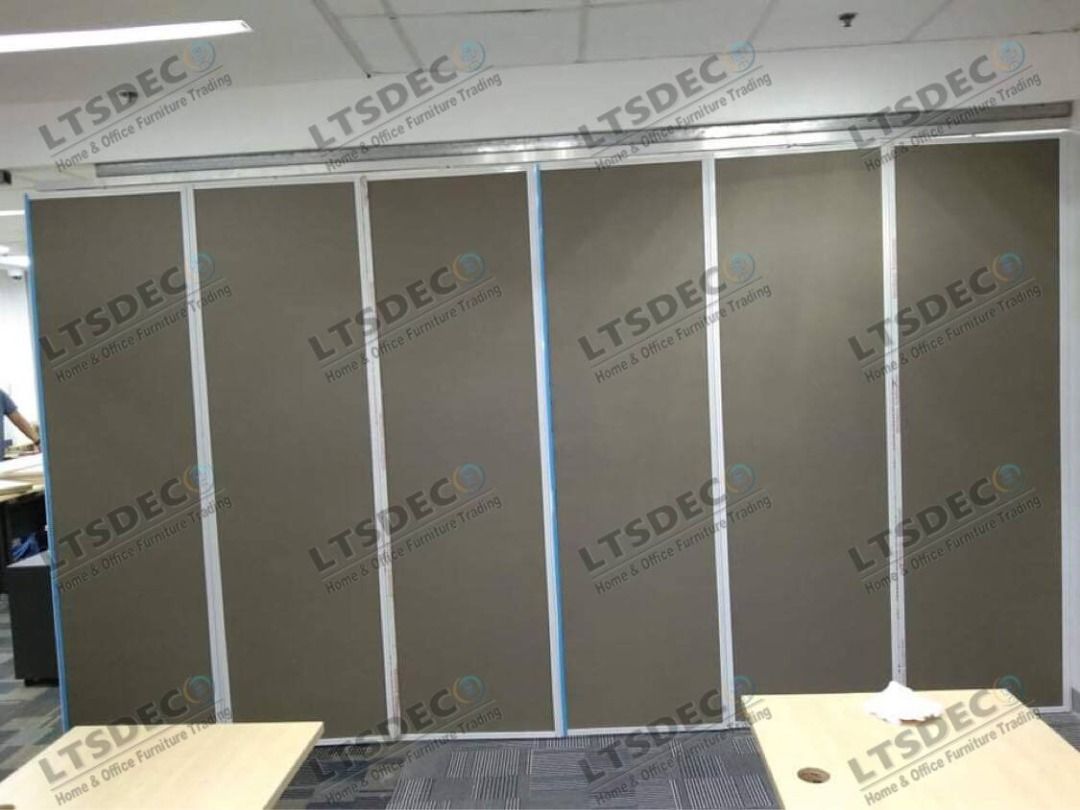 ACCORDION DOOR l OFFICE FURNITURE & PARTITIONS, Furniture & Home Living, Office Furniture ...