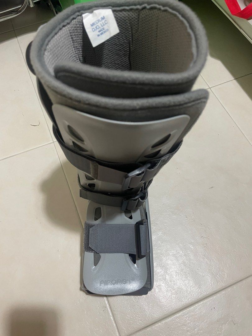 Aircast boot / Foot Guard, Health & Nutrition, Assistive & Rehabilatory ...