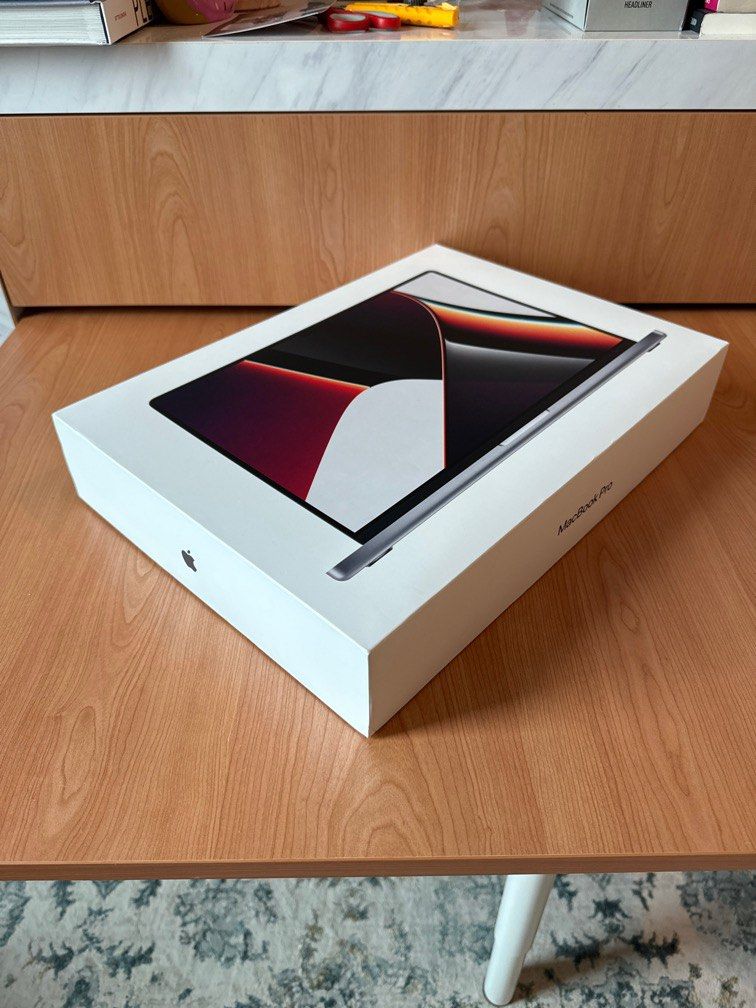 Apple MacBook Pro 16 box, Computers & Tech, Laptops & Notebooks on ...