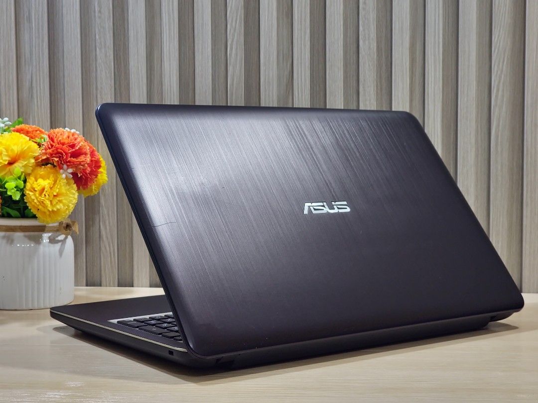 ASUS SonicMaster X540UPR i7-8Th Gen 8Gb Ram 128Gb SSD AMD Radeon HD ...