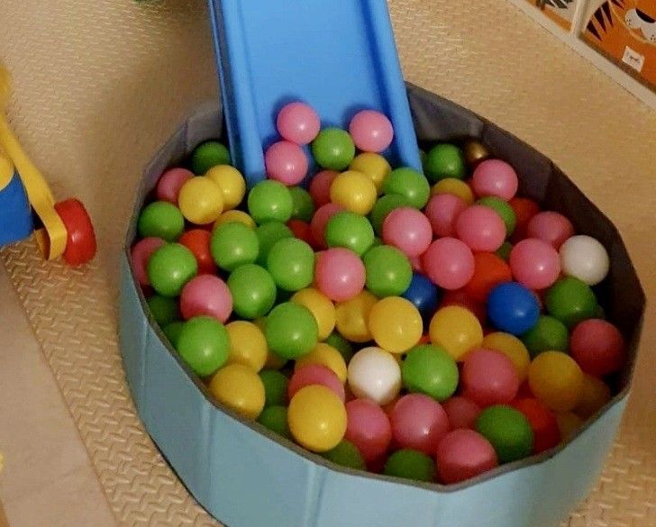 Ball pit with balls, Babies & Kids, Infant Playtime on Carousell