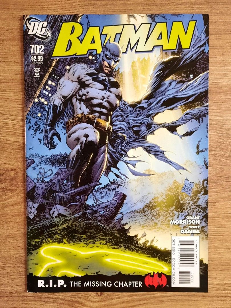 Batman Vol 1 #701 - 702 (2010), Hobbies & Toys, Books & Magazines ...