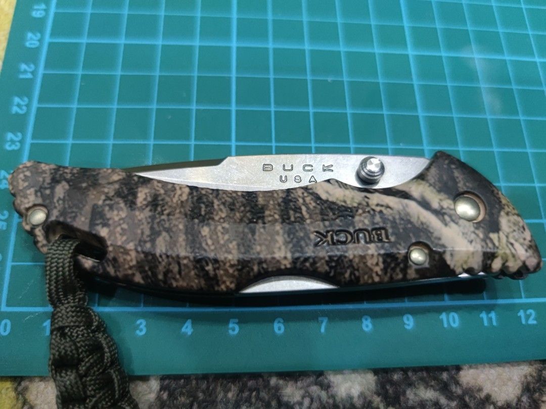 Buck Bantam 284 BLW MossyOak Pocket Knife, Sports Equipment, Hiking ...