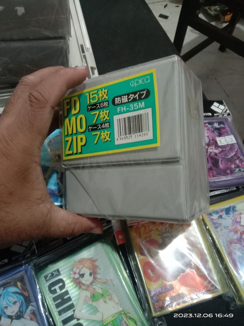 Card anime sleeves / deck holder, Hobbies & Toys, Memorabilia ...