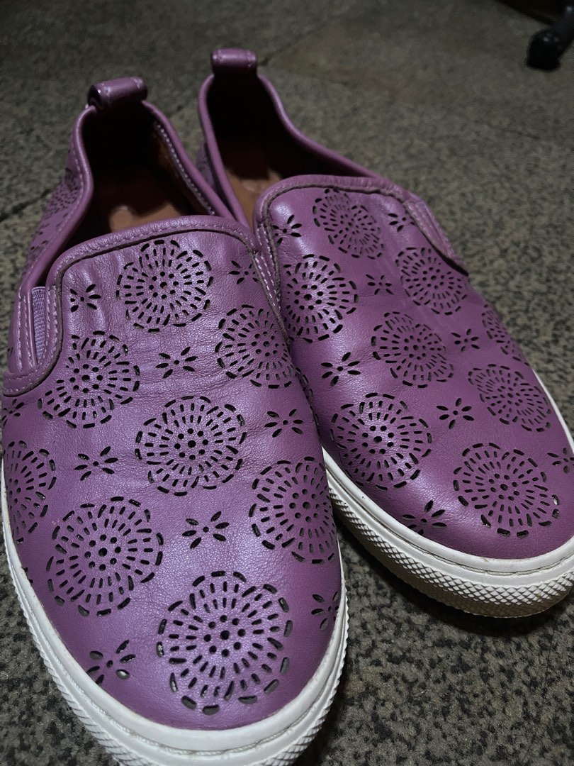 Coach Cut out tea rose, Women's Fashion, Footwear, Sneakers on Carousell